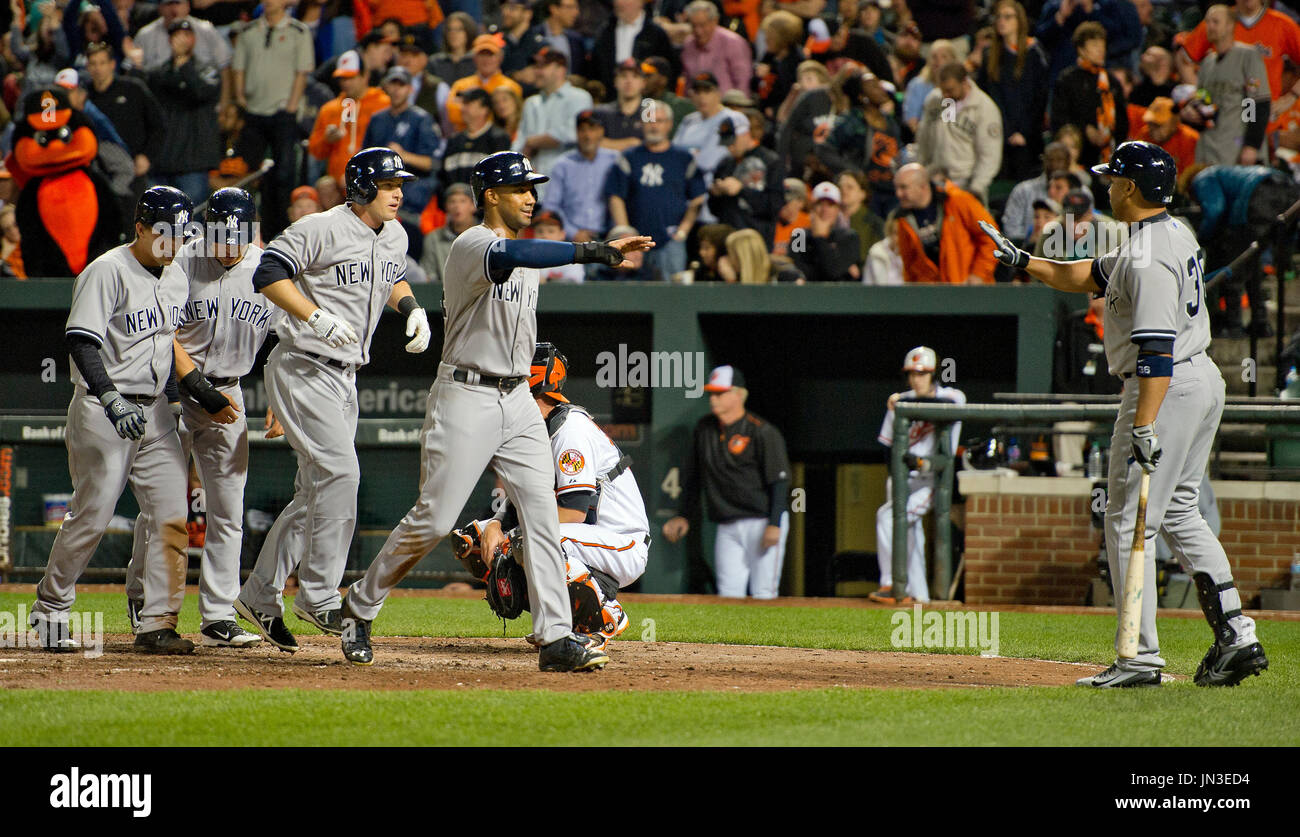 New York Yankees celebrate Stephen Drew's (14) grand slam in the 7th inning against the ...