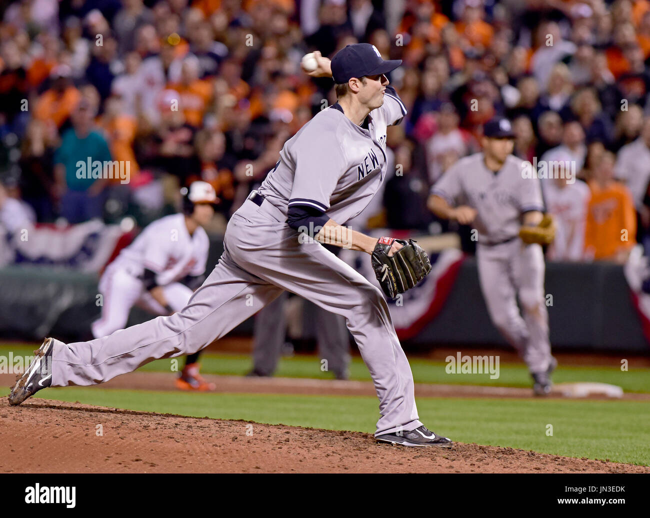 New York Yankees relief pitcher Andrew Miller (48) works in the ninth ...
