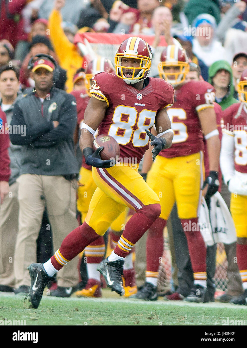 Washington Redskins wide receiver Pierre Garcon (88) runs with the ball ...