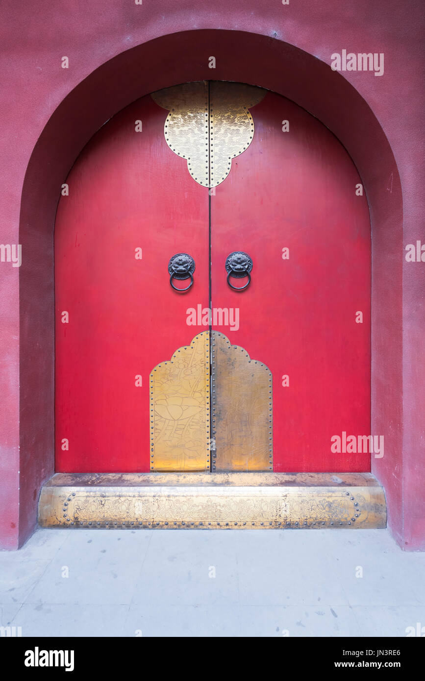 Chinese traditional red door with golden ornaments, Chengdu, Sichuan ...