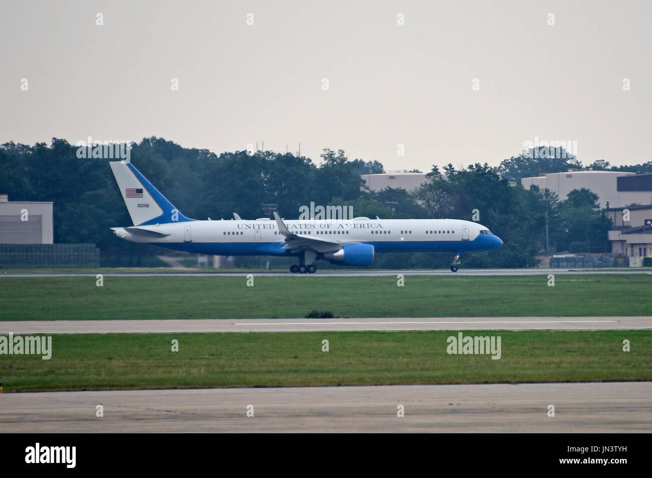 Air Force One, with United States President Barack Obama aboard, taxis ...