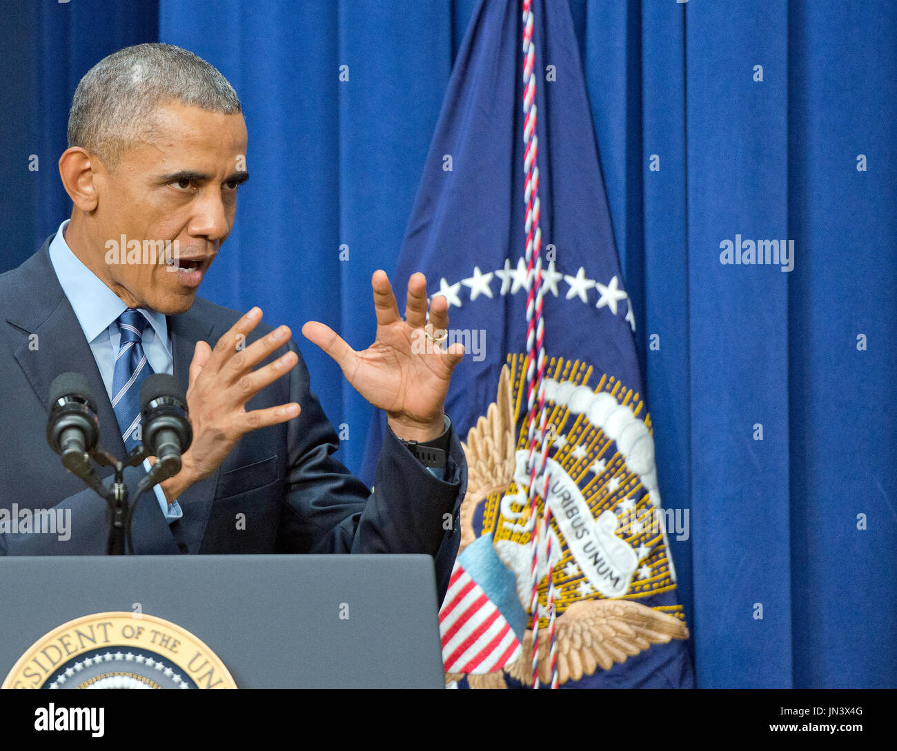 United States President Barack Obama makes remarks at a session hosted ...