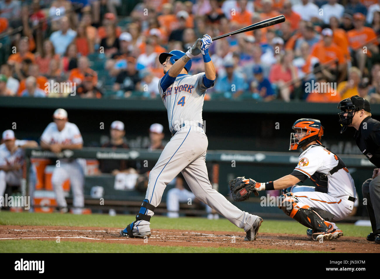 New York Mets shortstop Wilmer Flores (4) bats in the second inning ...