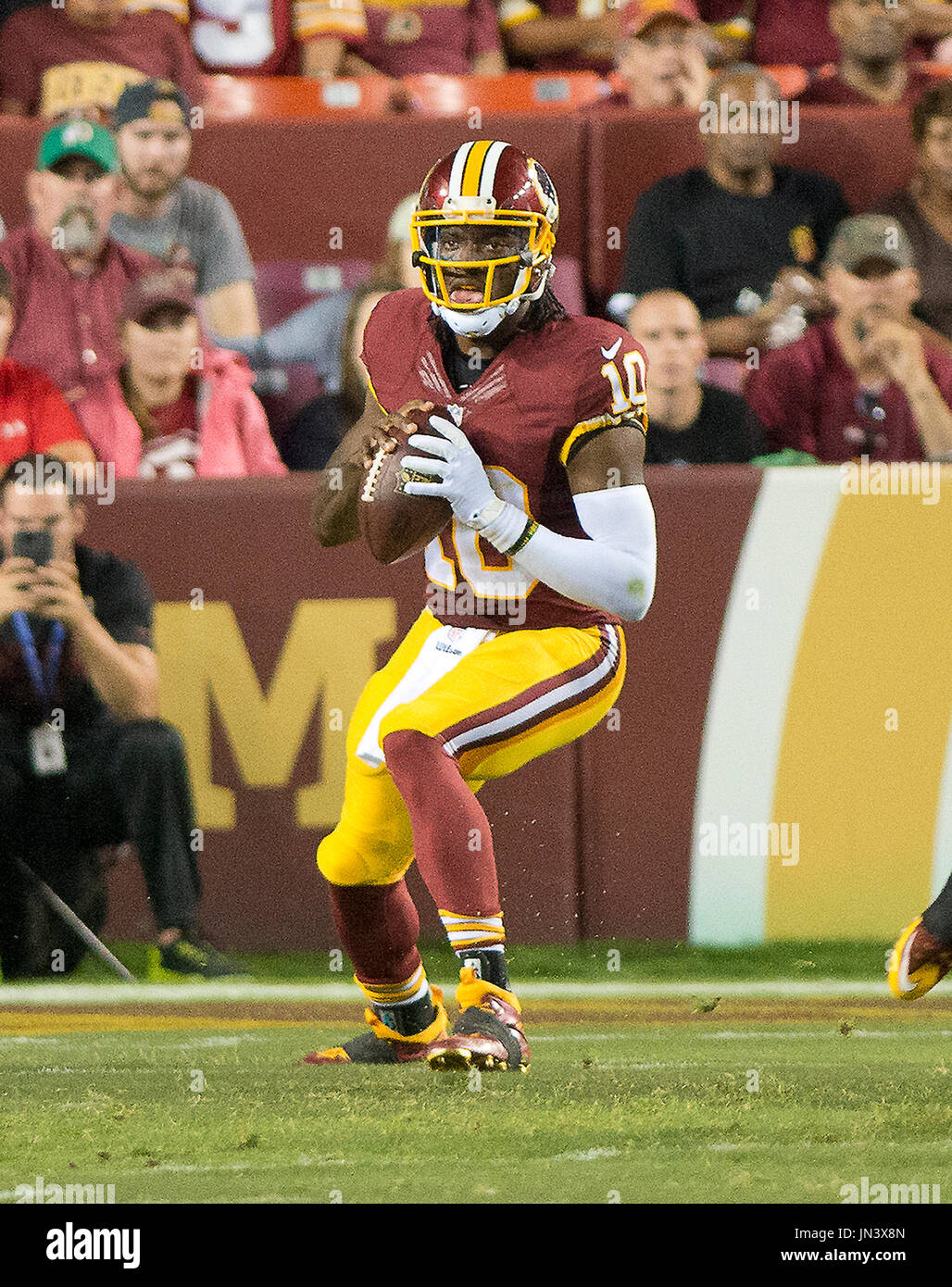 Washington Redskins quarterback Robert Griffin III (10) looks to pass ...