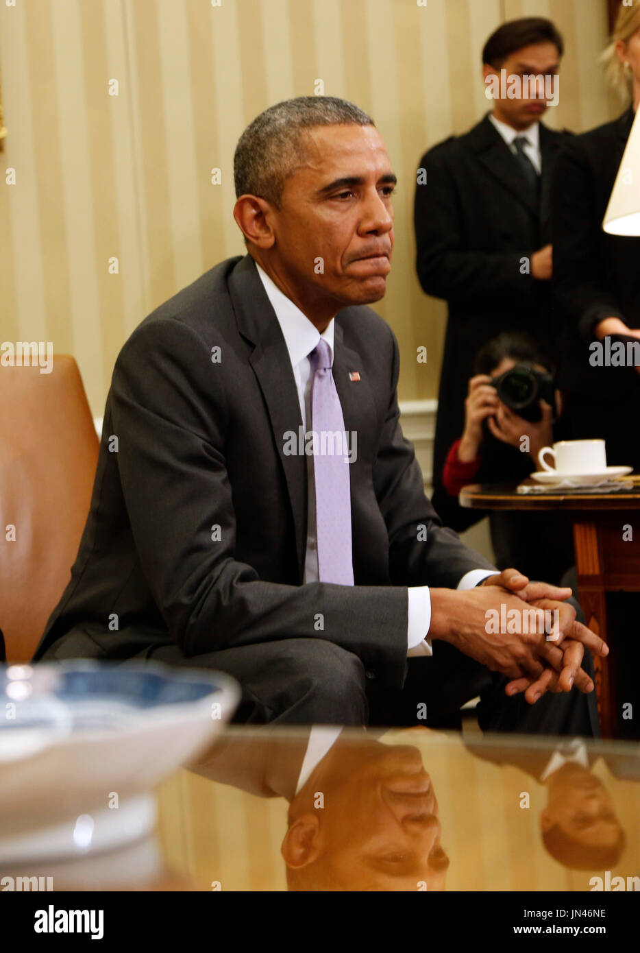 United States President Barack Obama makes a statement after meeting ...