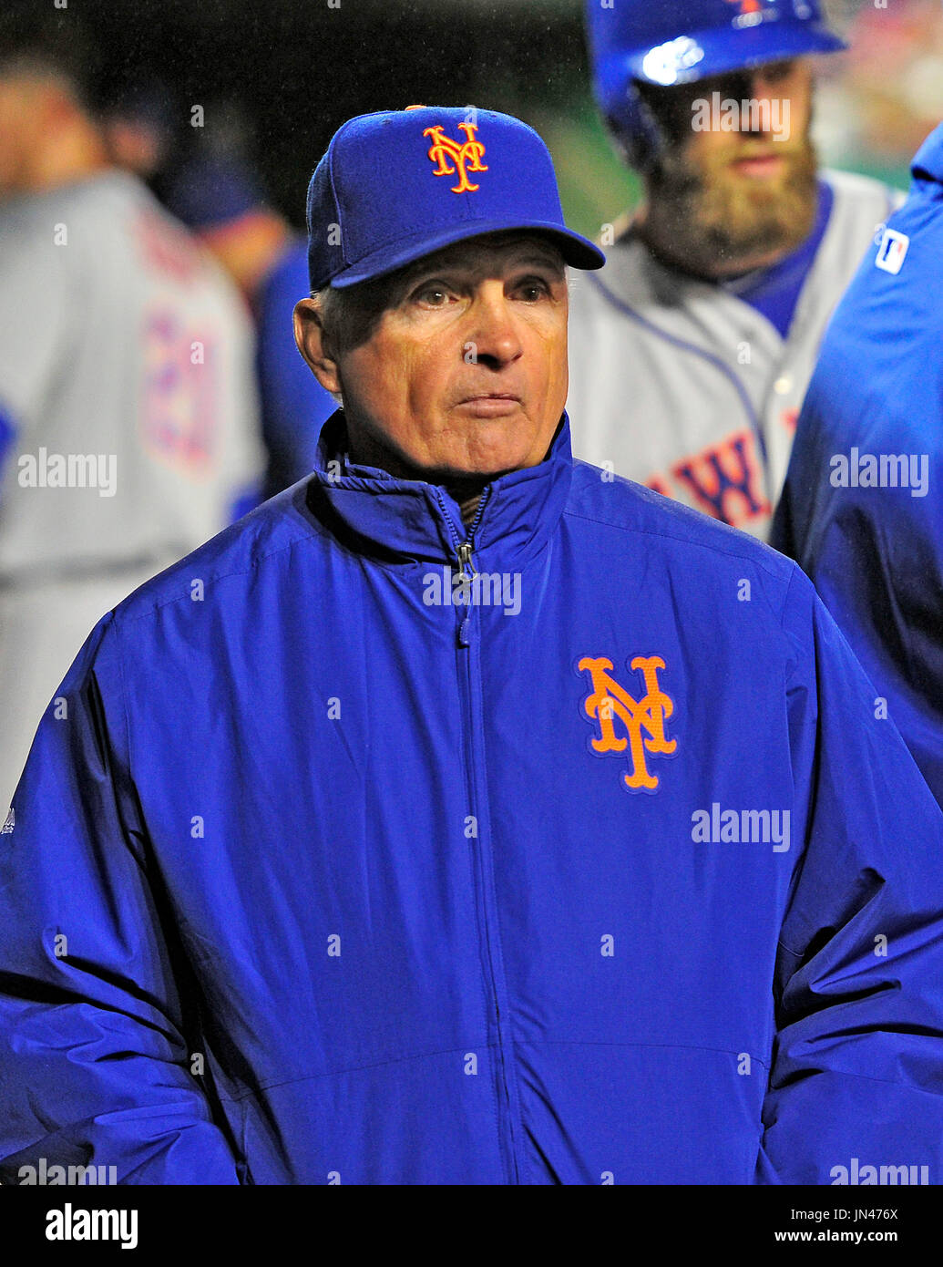 New York Mets manager Terry Collins (10) paces in the dugout in the ...