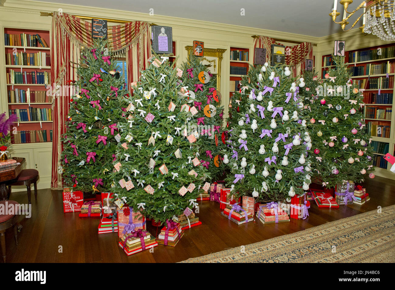 Christmas trees in the Library of the White House is themed as a ...