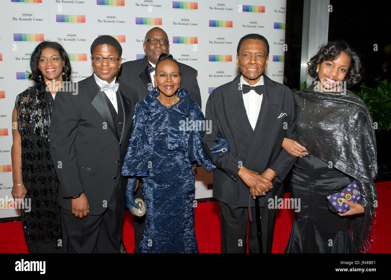 Broadway star Cicely Tyson and guests arrive for the formal Artist's ...