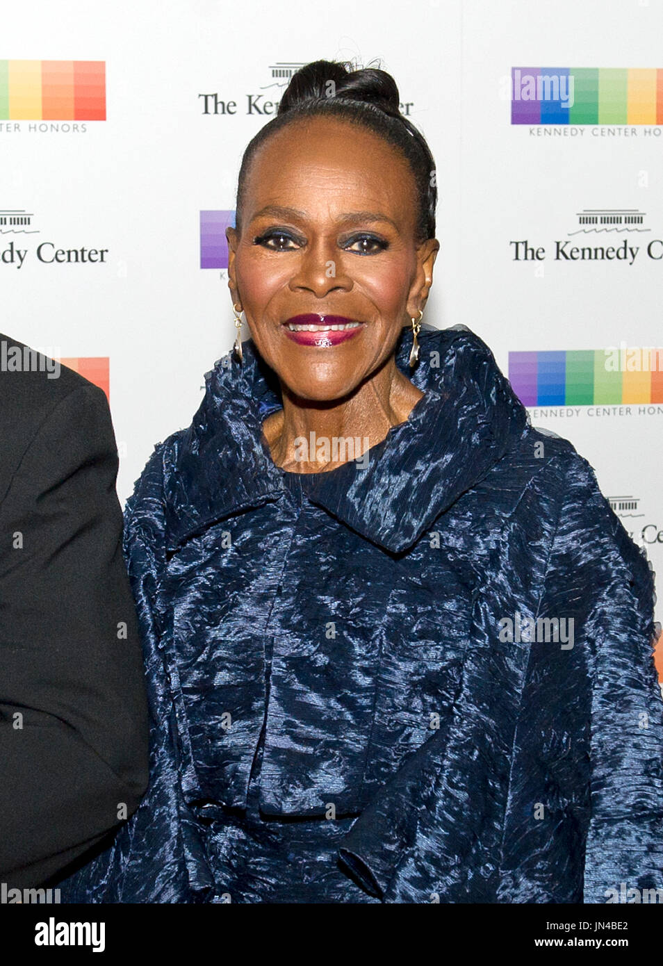 Broadway star Cicely Tyson arrives for the formal Artist's Dinner ...