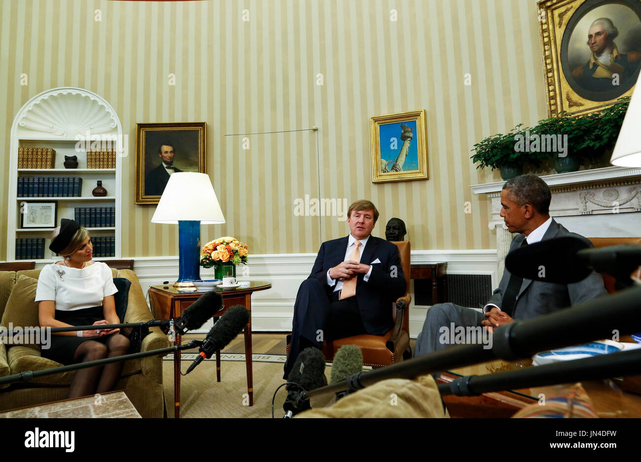 United States President Barack Obama meets with King Willem-Alexander ...