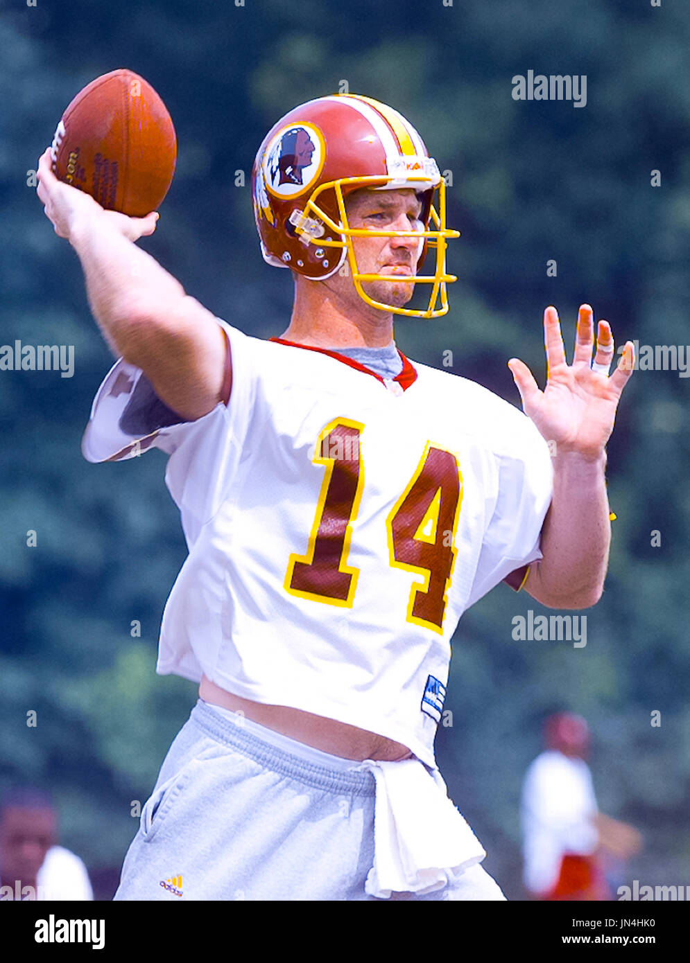 Washington Redskins quarterback Brad Johnson (14) participates in ...