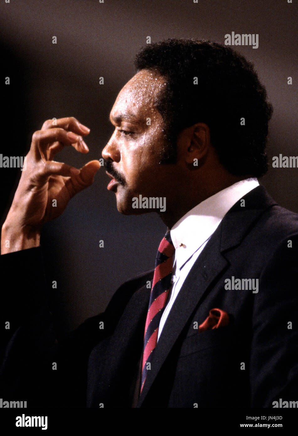 Reverend Jesse Jackson delivers an address at the 1984 Democratic ...