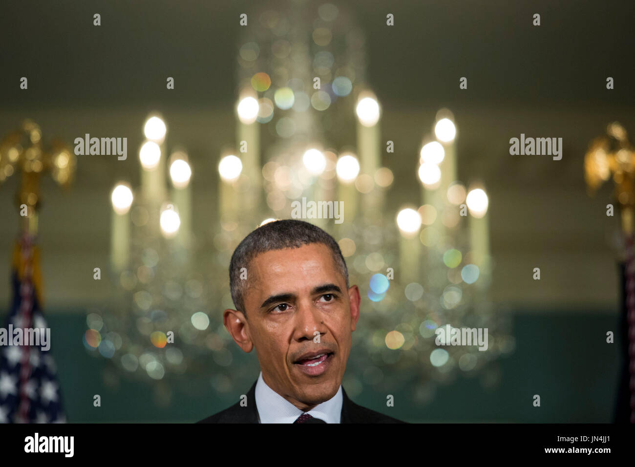 United States President Barack Obama makes a statement after meeting ...