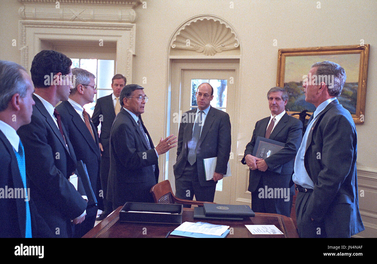 United States President George W. Bush meets with senior White House ...