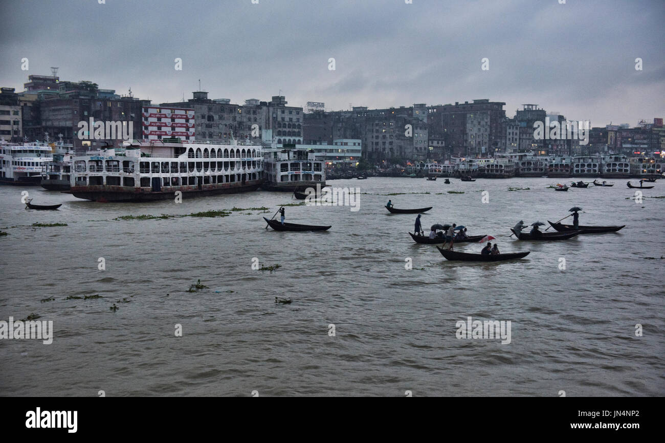 View of the Buriganga River, Dhaka, Bangladesh Stock Photo - Alamy