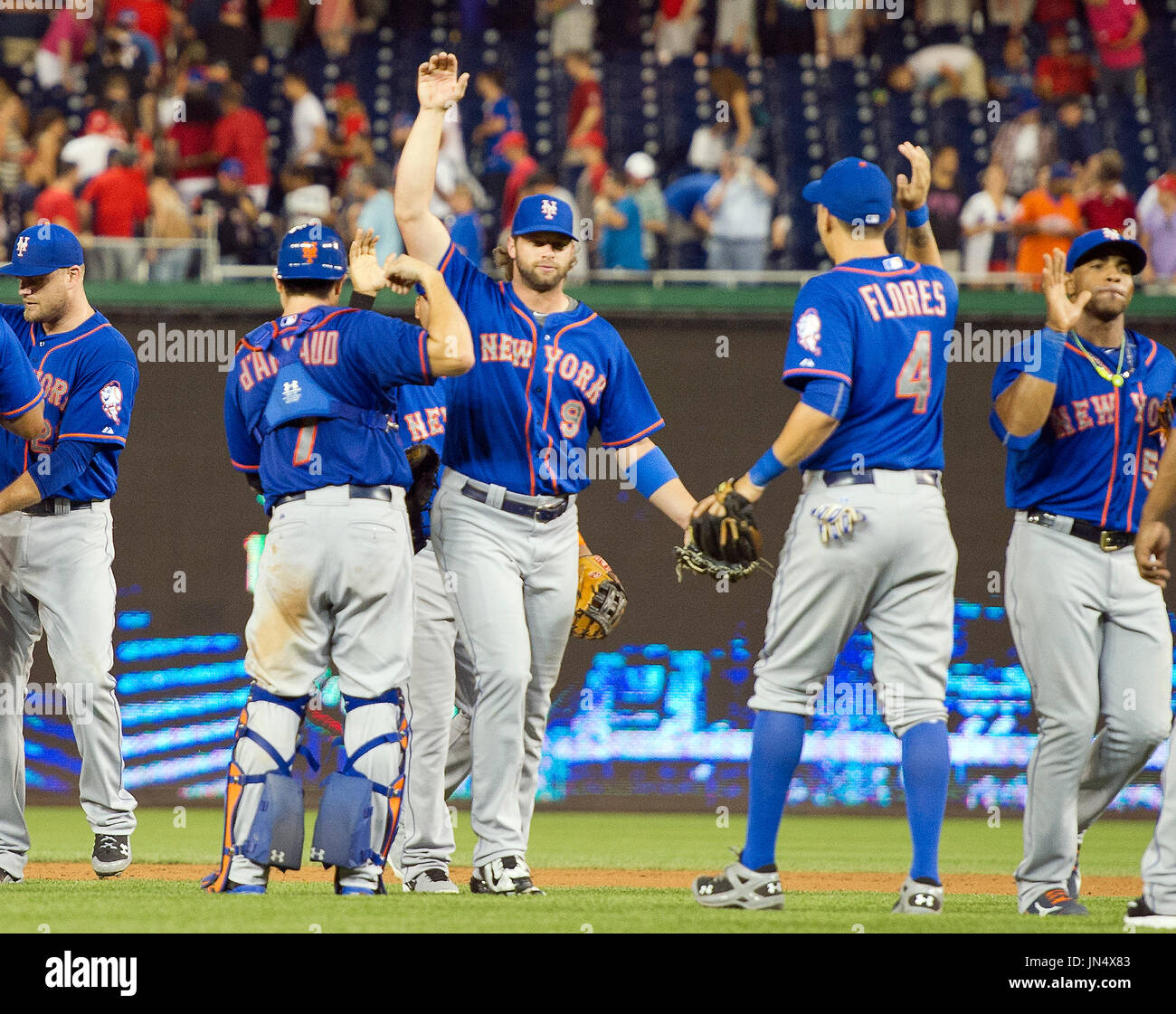 New York Mets left fielder Kirk Nieuwenhuis (9) celebrates his team's 8 ...