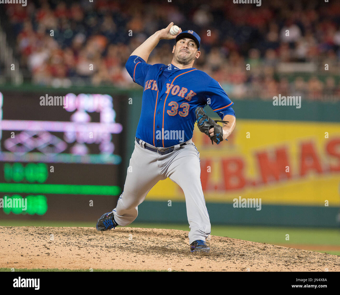 New York Mets starting pitcher Matt Harvey (33) works in the sixth ...