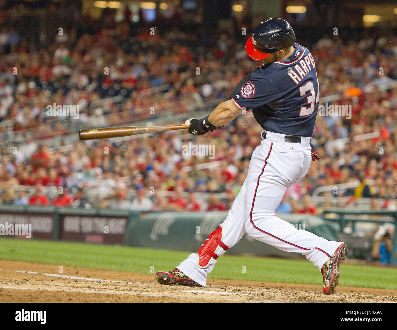 Washington Nationals right fielder Bryce Harper (34) homers in the ...