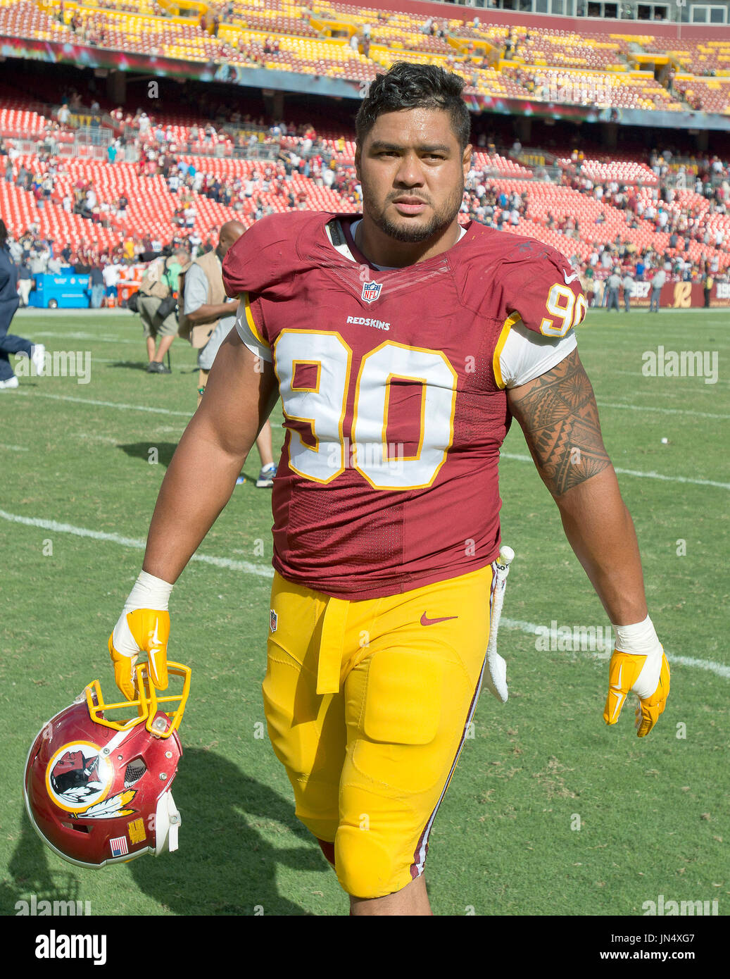 Washington Redskins defensive end Stephen Paea (90) leaves the field ...