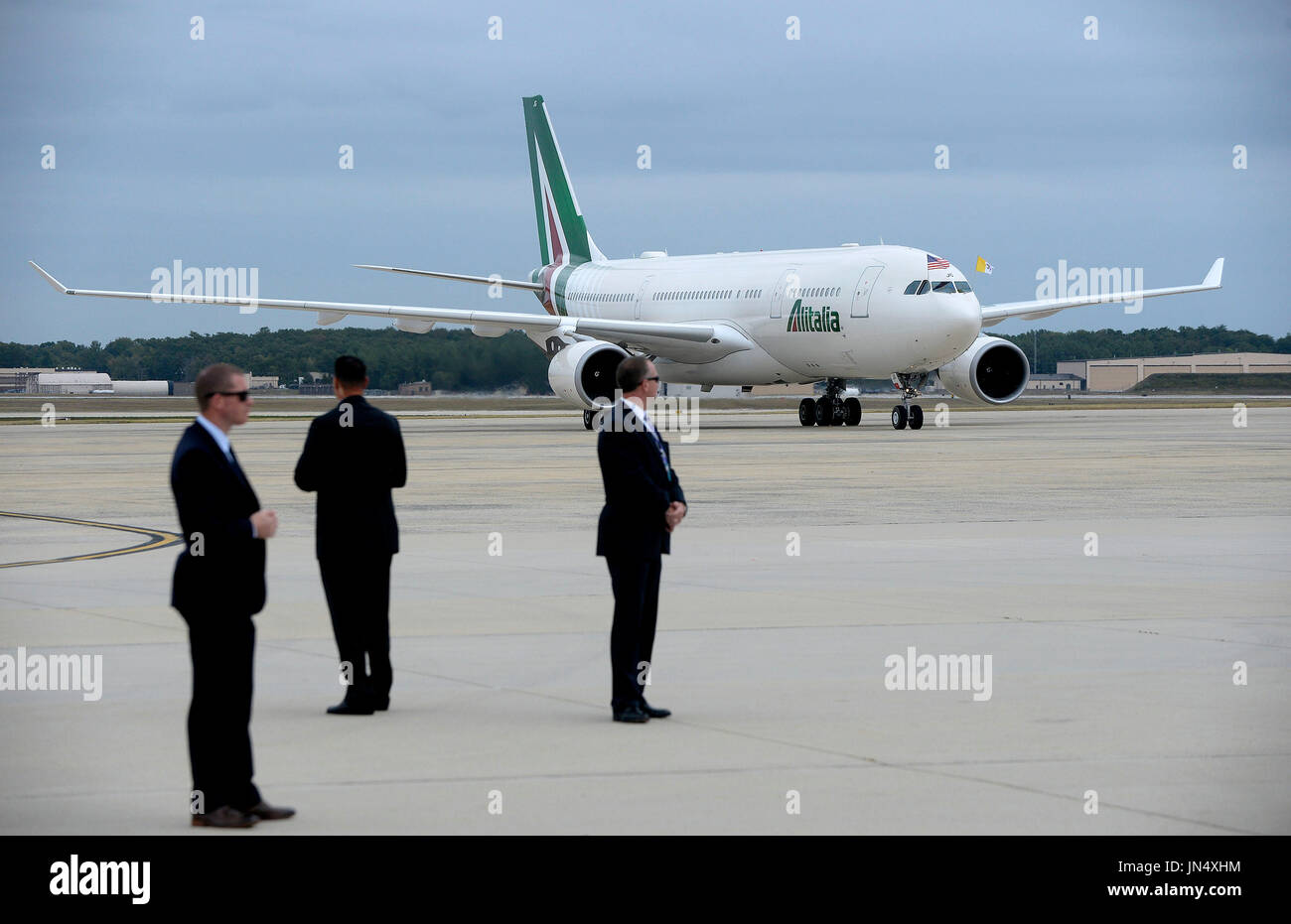 His Holiness Pope Francis arrives at Joint Base Andrews in Maryland on ...