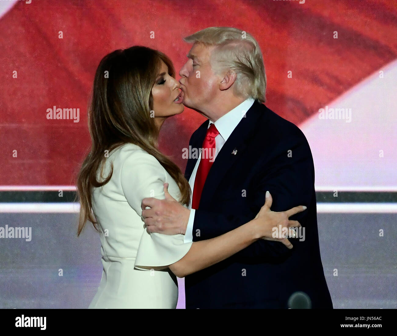 Donald J. Trump has a kiss for his wife Melania after delivering his ...