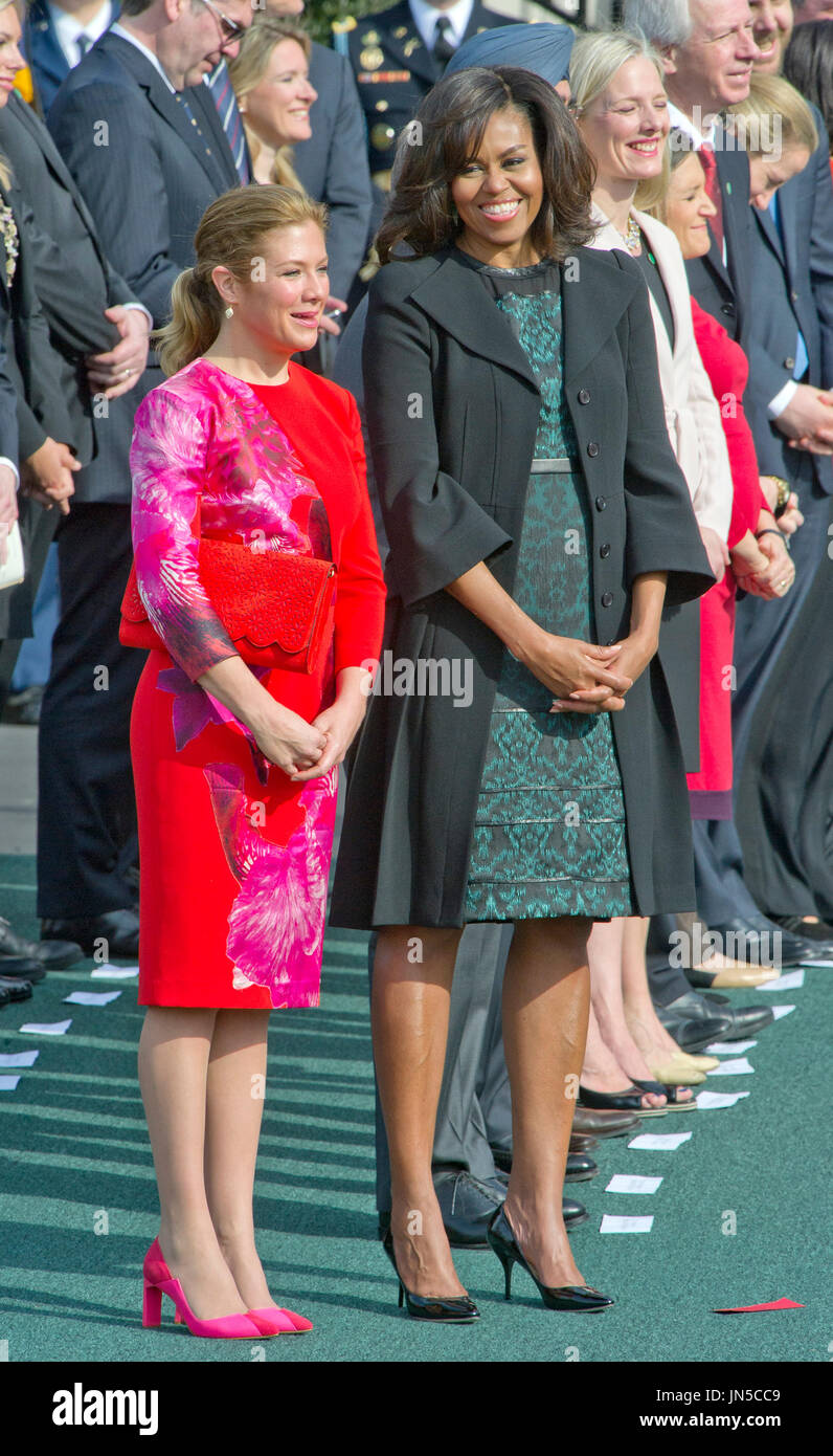 First Lady Michelle Obama, right, and Mrs. Sophie Grégoire Trudeau of ...