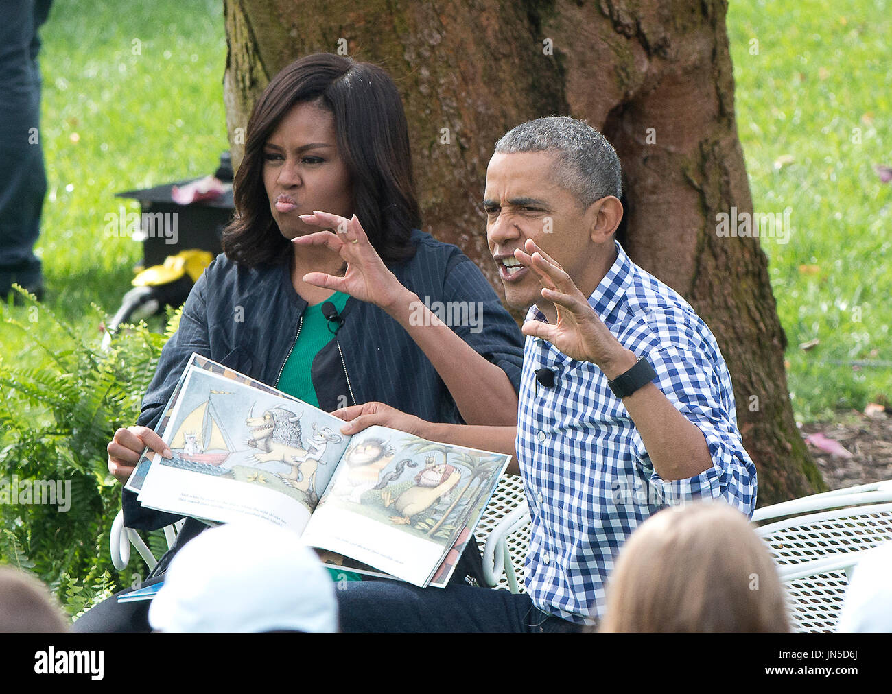 United States President Barack Obama and first lady Michelle Obama read ...