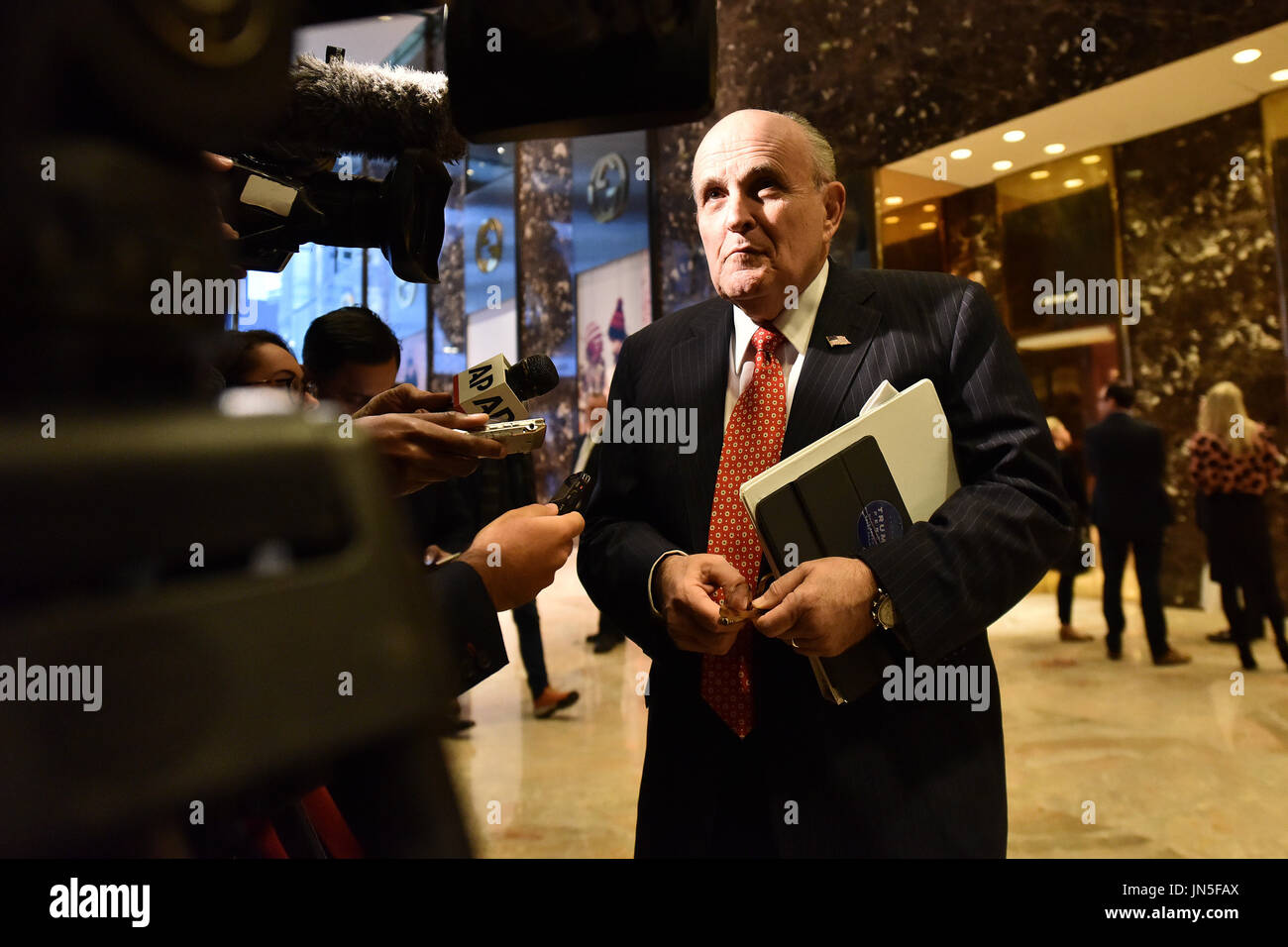 Former Mayor Rudy Giuliani (Republican of New York) speaks with members ...