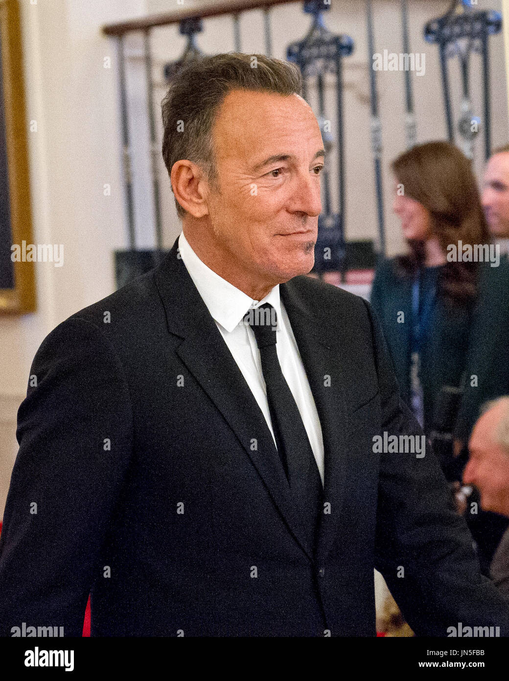 Singer, songwriter, and bandleader Bruce Springsteen arrives to accept ...