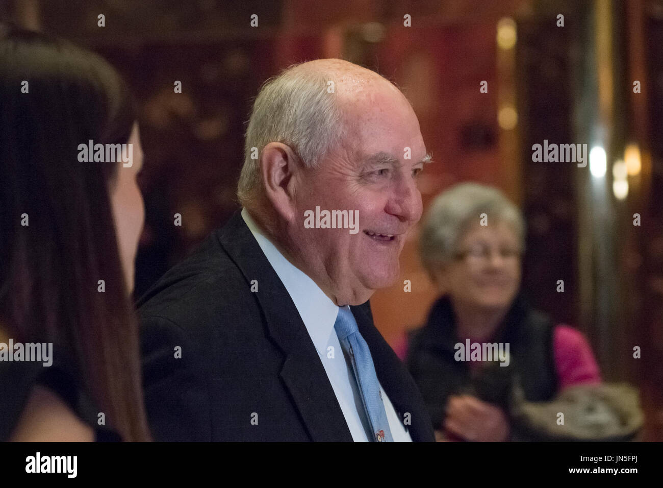 Former Governor George "Sonny" Perdue (Republican of Georgia) arrives ...