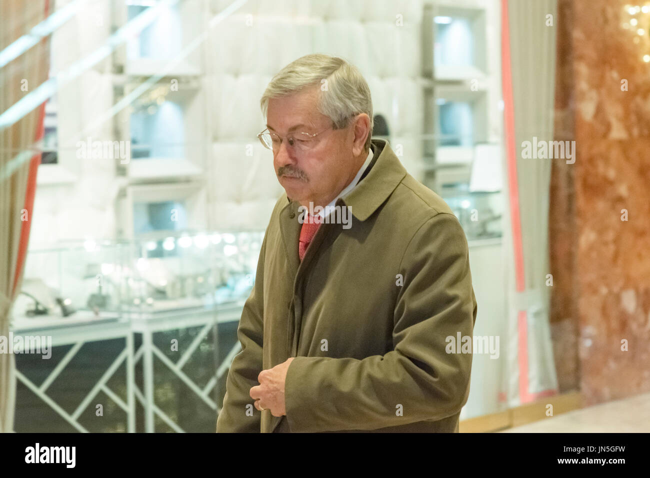 Governor Terry Branstad (Republican of Iowa) arrives for a scheduled ...