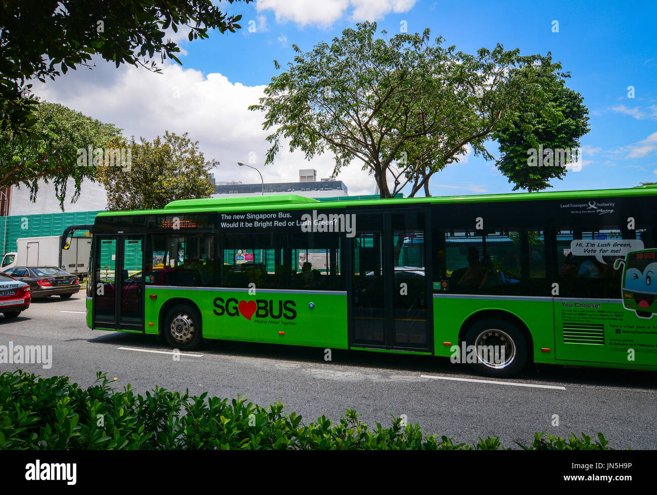Singapore city tour bus hi-res stock photography and images - Alamy