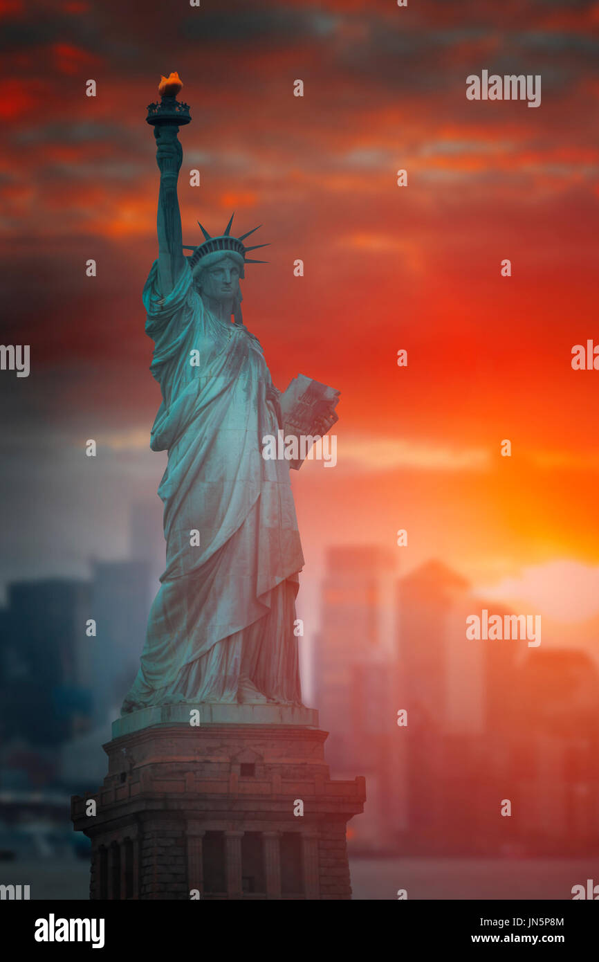 New York view from the Hudson and Statue of Liberty Stock Photo - Alamy
