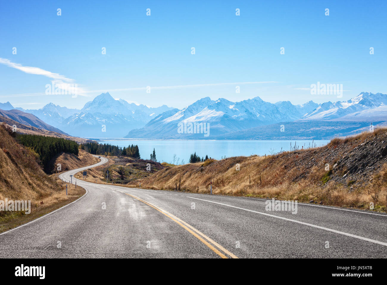 Scenic Road to Mount Cook National Park, South Island, New Zealand ...