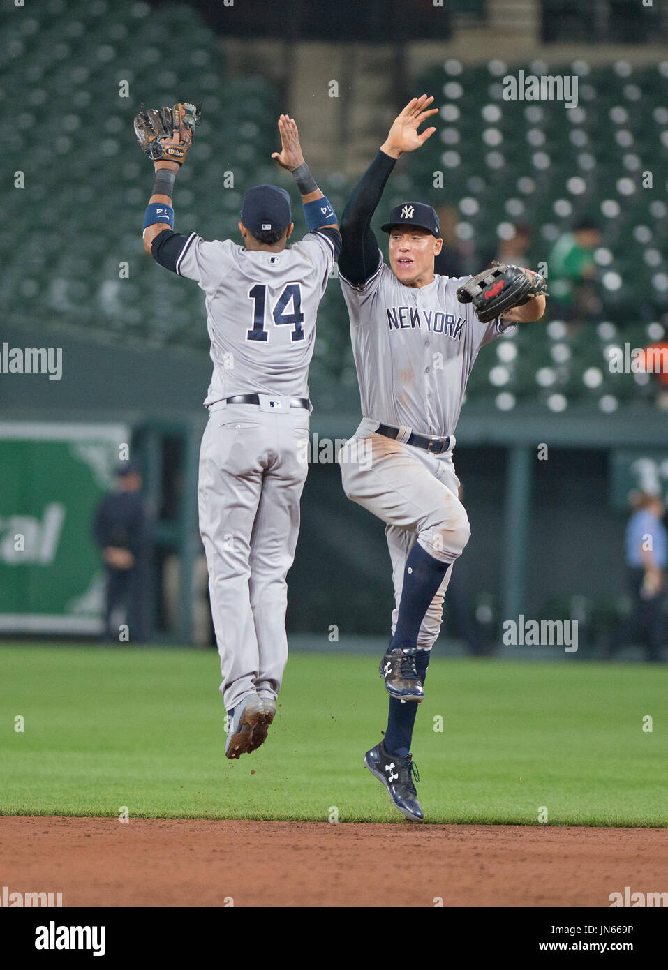 New York Yankees second baseman Starlin Castro (14) and right fielder ...