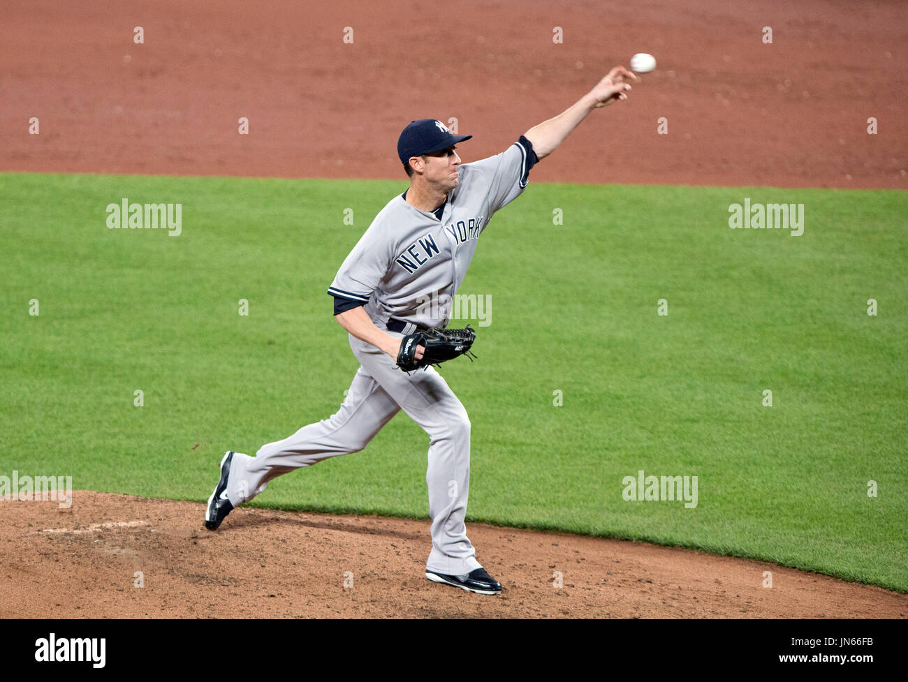 New York Yankees relief pitcher Tommy Layne (39) works in relief of ...