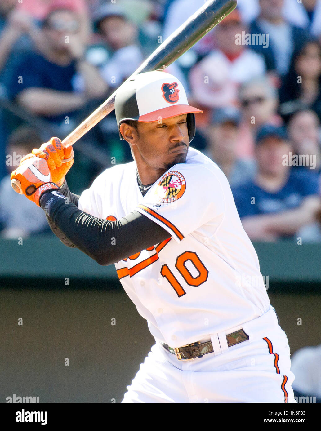 Baltimore Orioles center fielder Adam Jones (10) bats in the bottom of ...