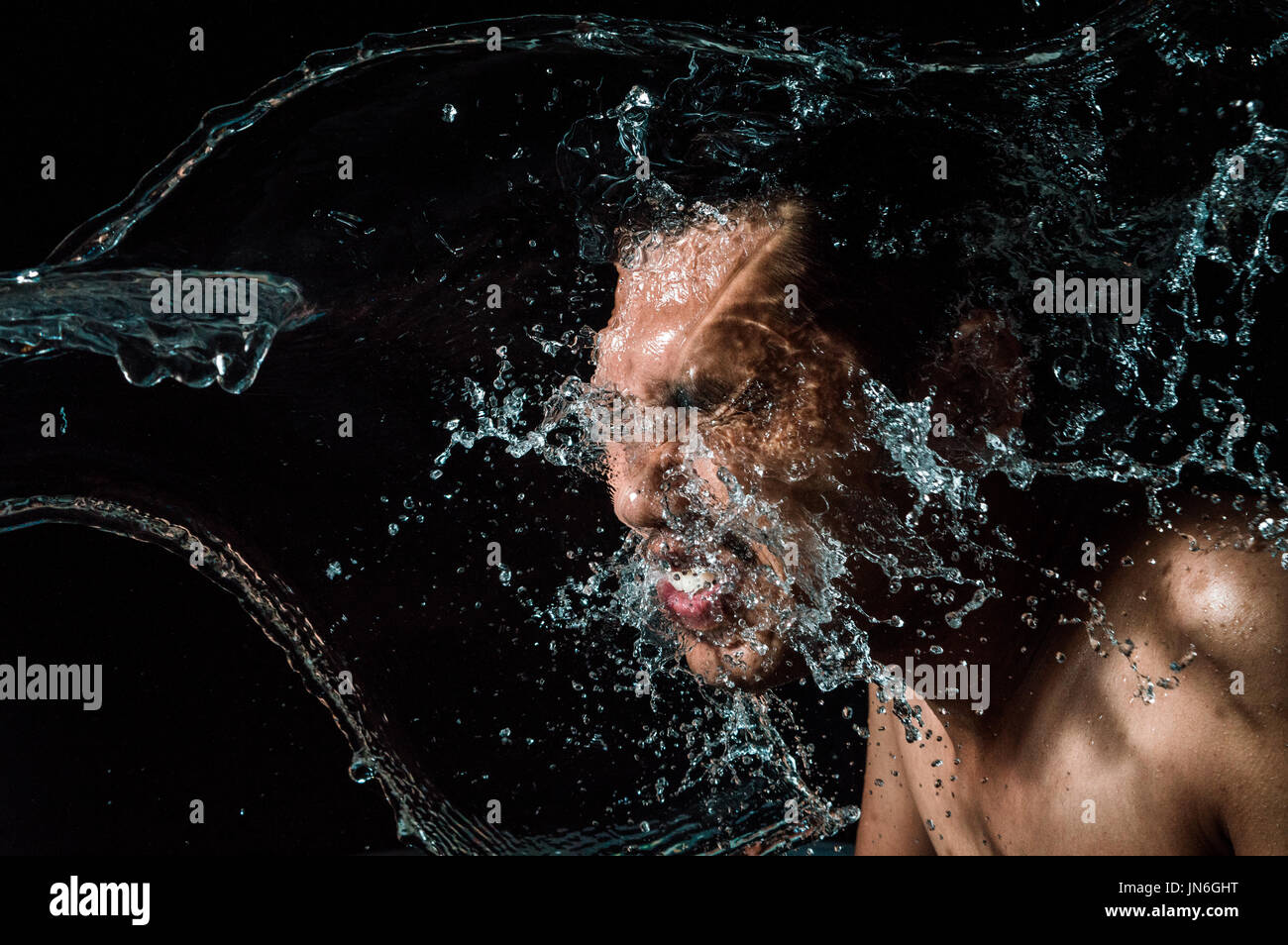 Face splashed hi-res stock photography and images - Alamy
