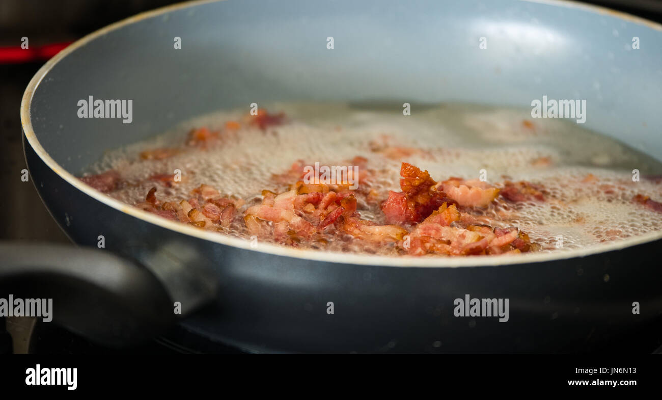 Boiling oil hi-res stock photography and images - Alamy