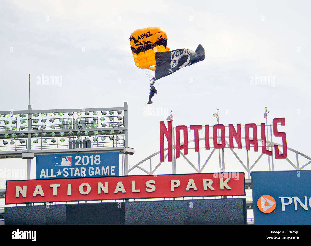 The United States Army Golden Knights Parachute Jump Team puts on an ...
