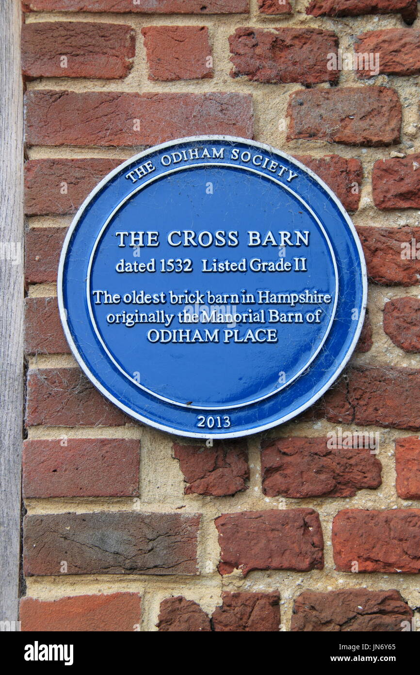 Brick barns hi-res stock photography and images - Alamy