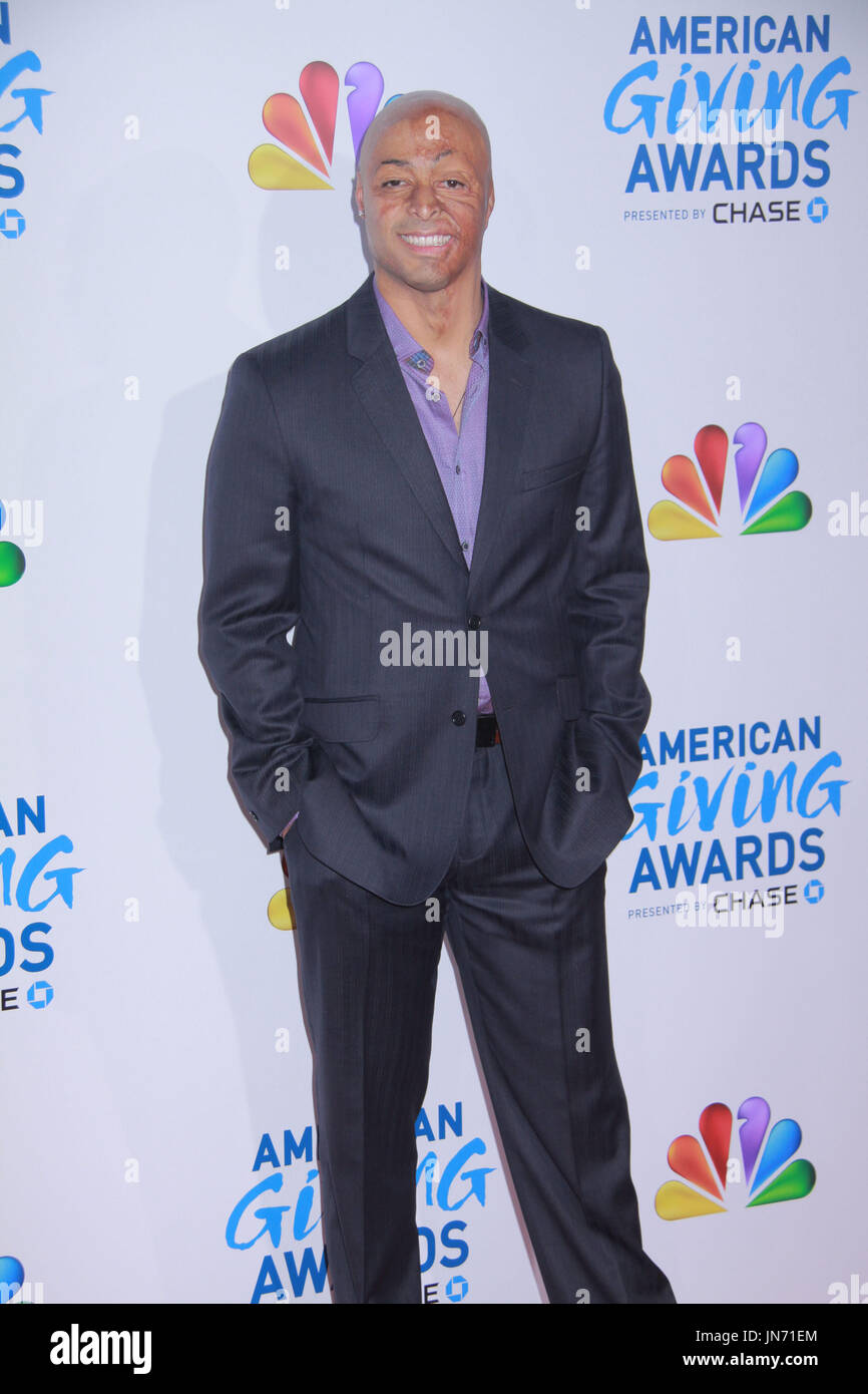 J.R. Martinez 12/09/2011 "American Giving Awards" held at the Dorothy ...