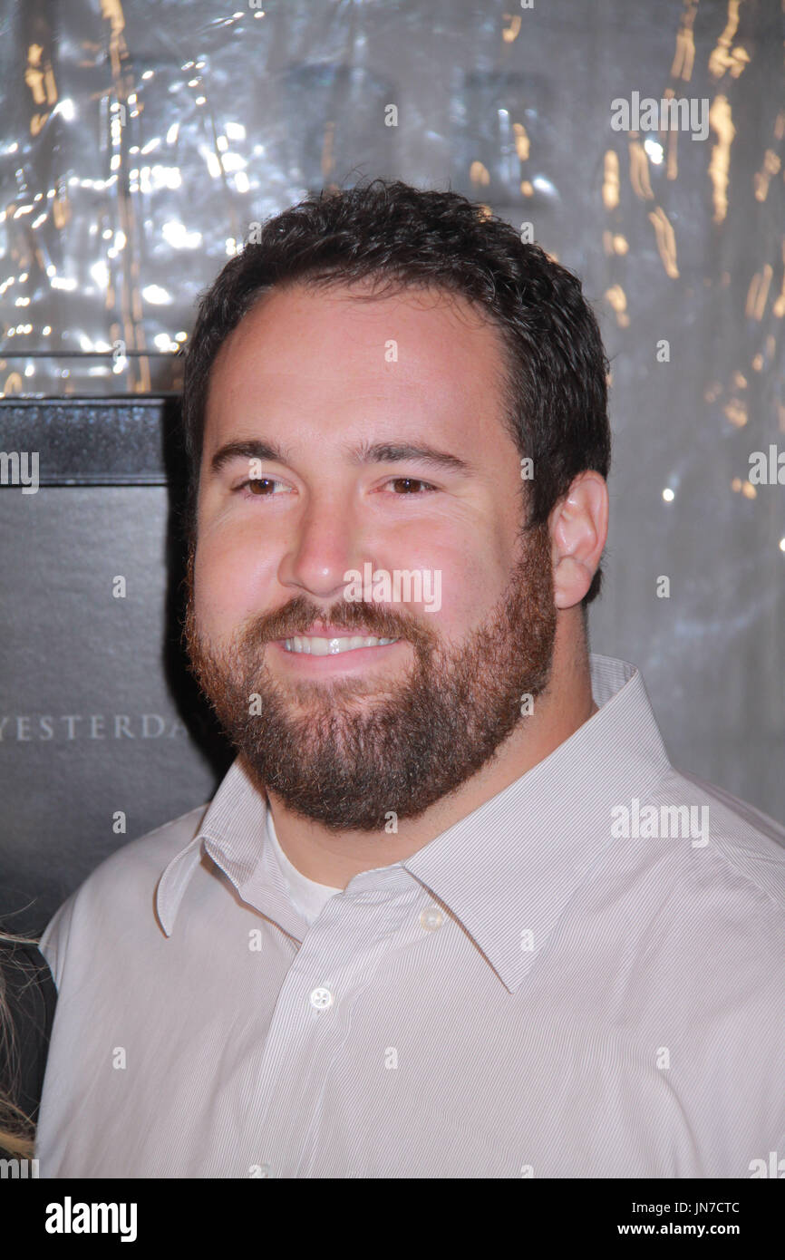 Ryan Kalil 02/13/2012 "Act Of Valor" Premiere held at the Arclight ...