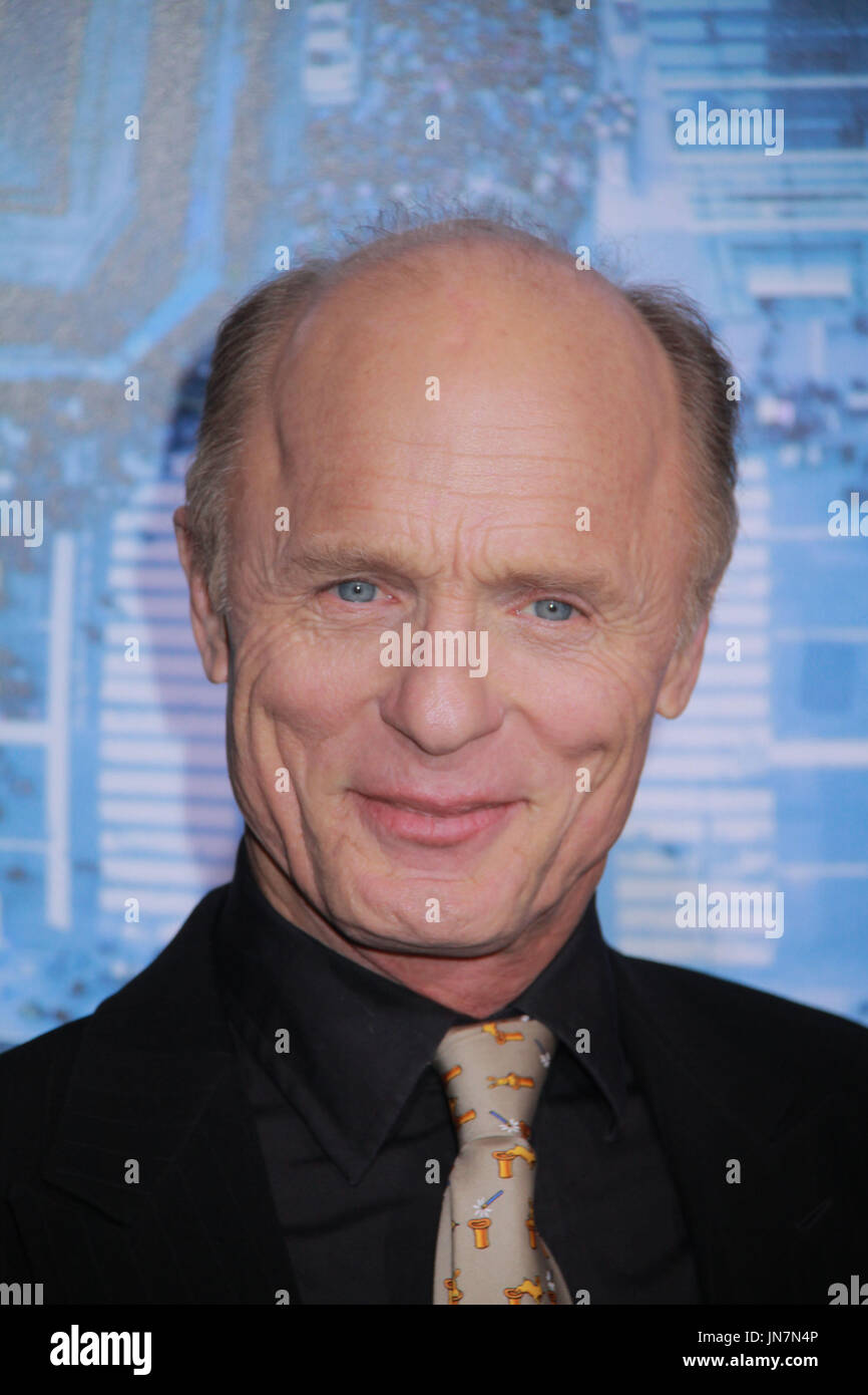 Ed Harris 01/23/2012 "Man On A Ledge" Premiere held at Grauman's ...