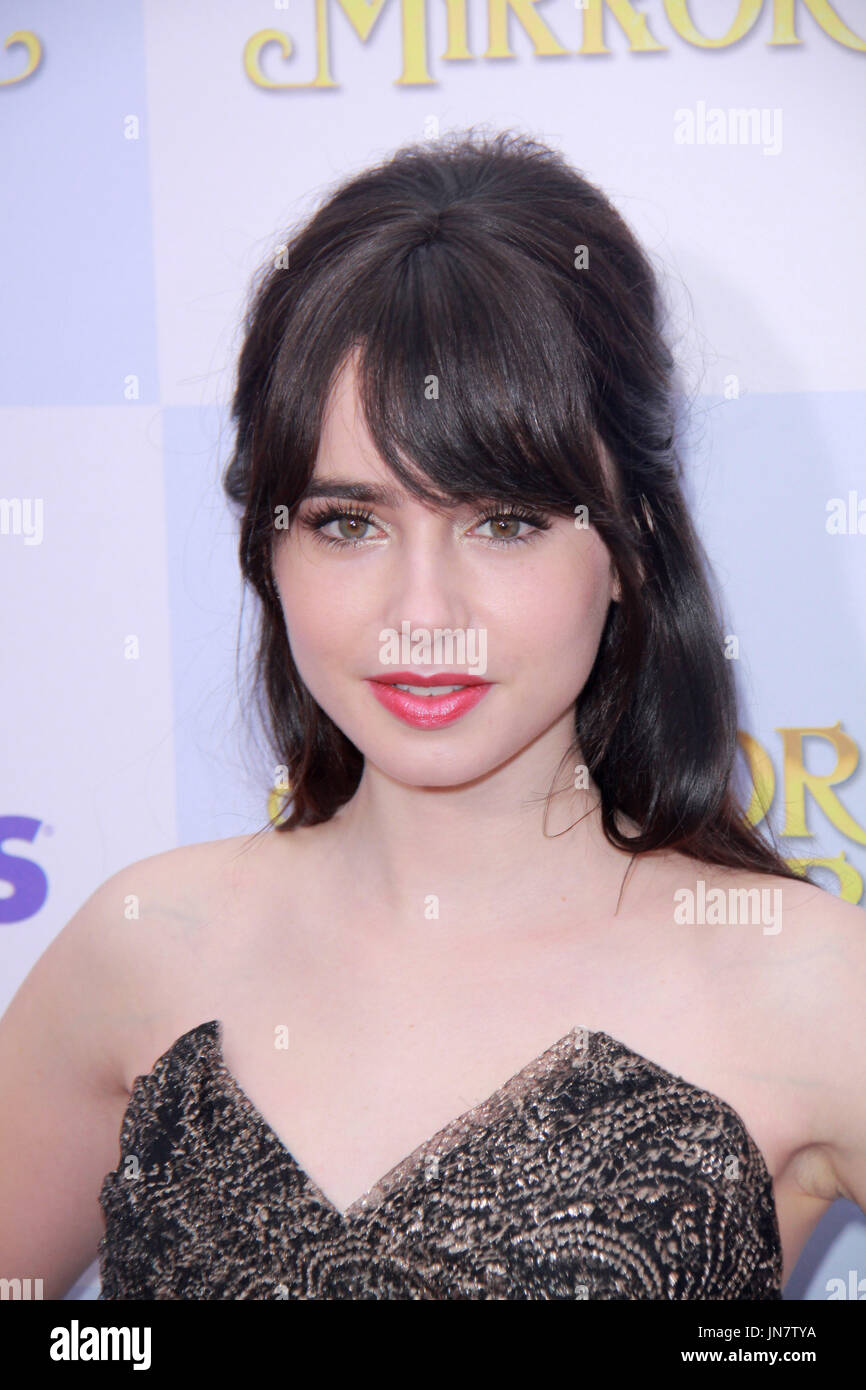 Lily Collins 03/17/2012 "Mirror Mirror" Premiere held at Graumanâ€™s ...