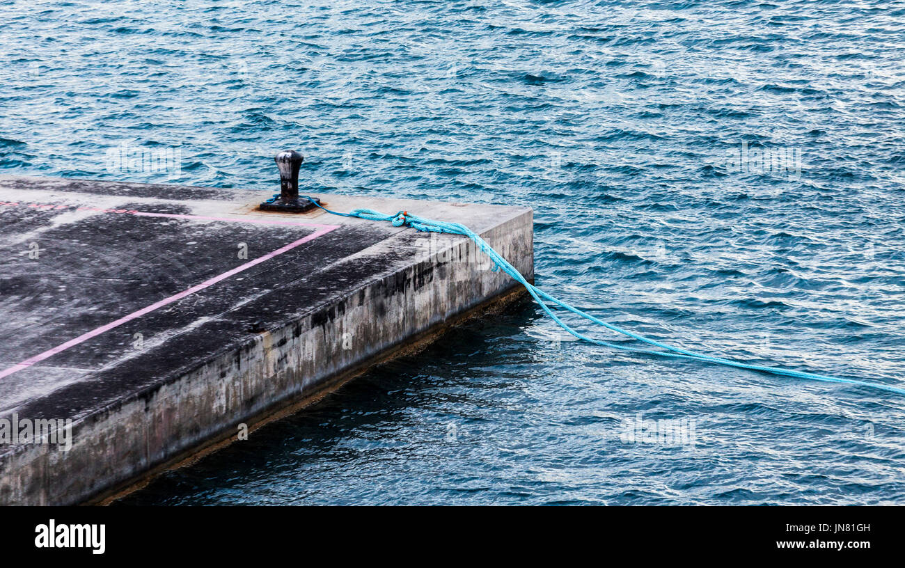 Casting off mooring hi-res stock photography and images - Alamy