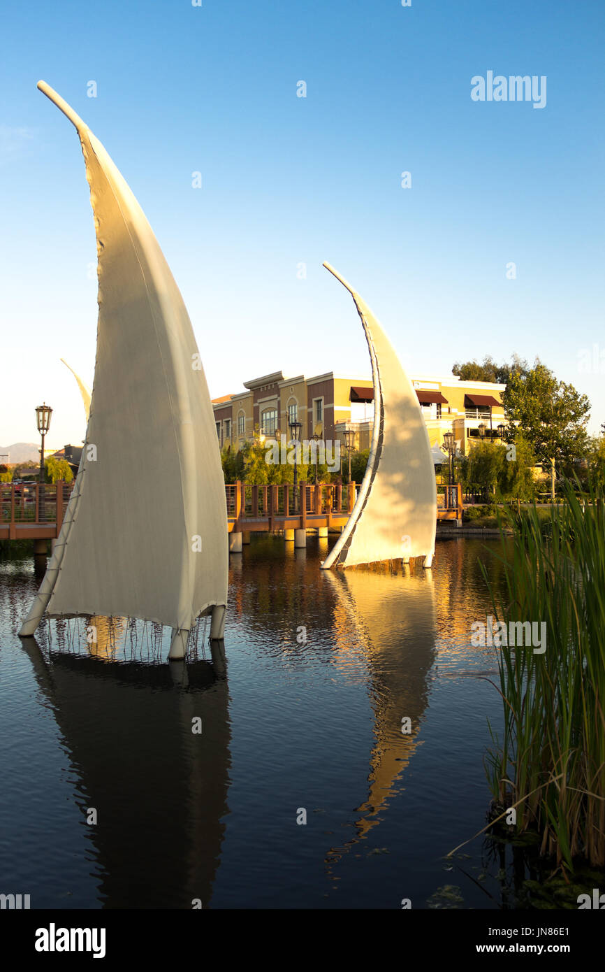 Canvas sail hi-res stock photography and images - Alamy