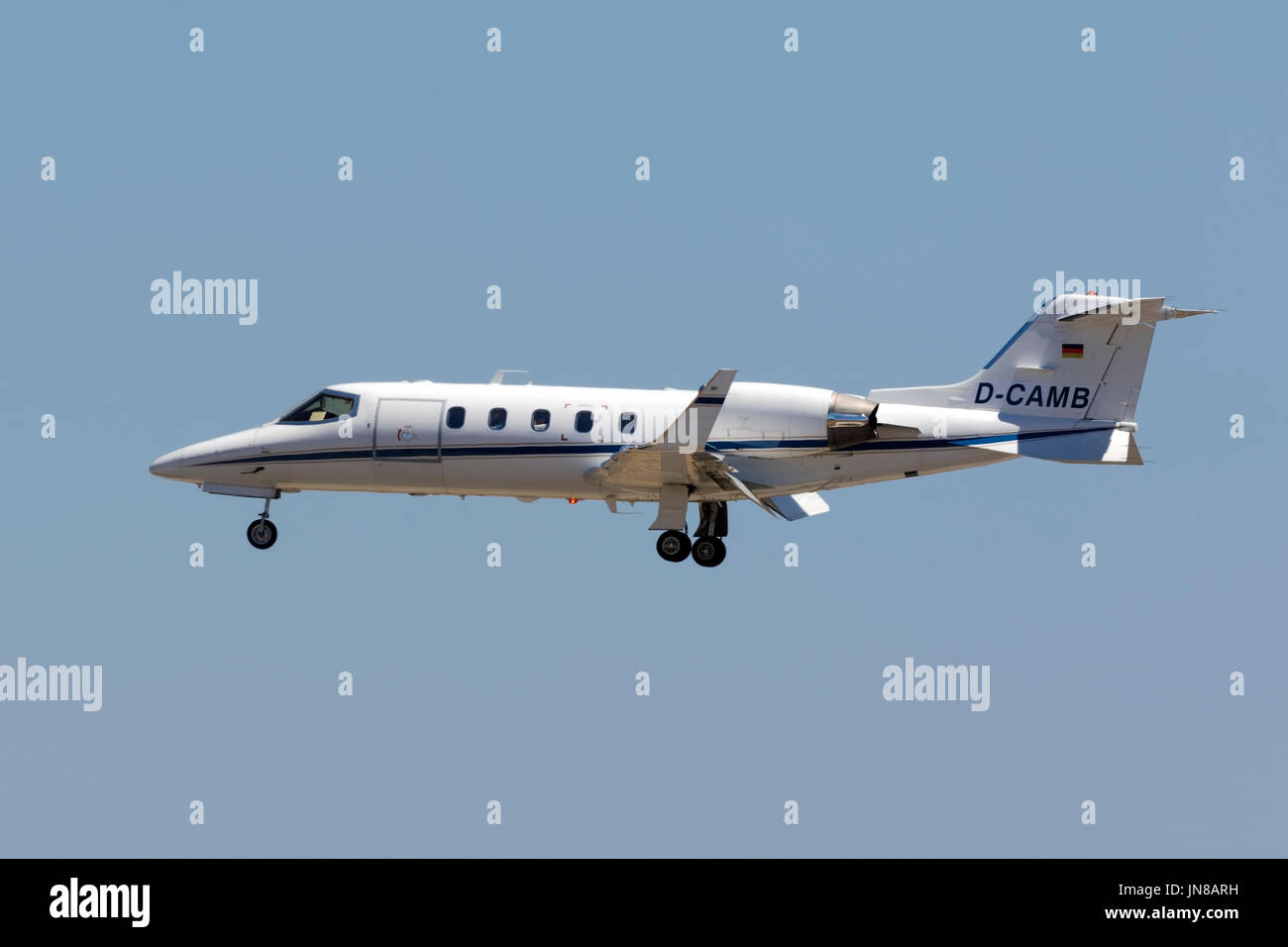 Learjet cockpit hi-res stock photography and images - Alamy