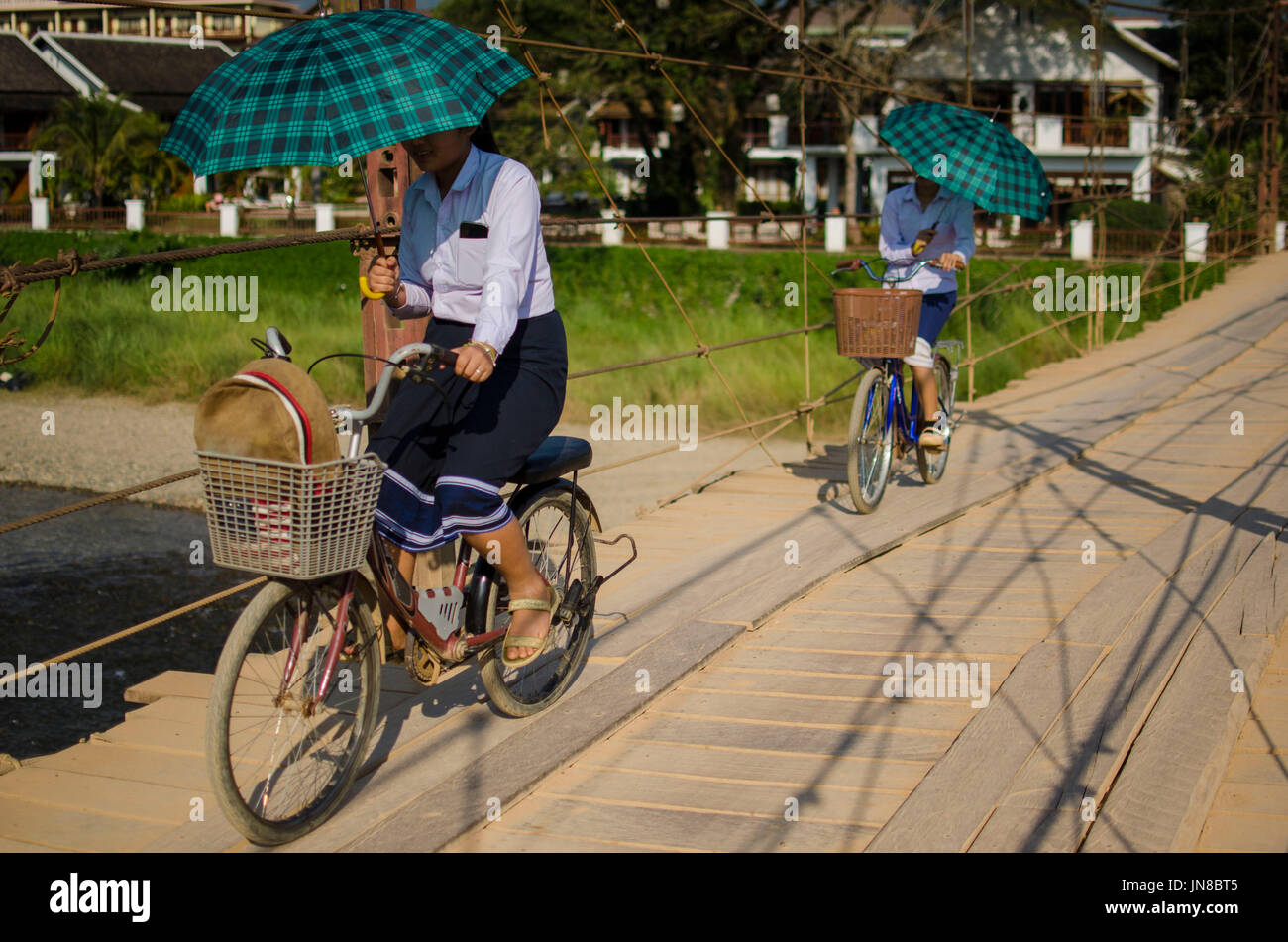 Cycling to school hi-res stock photography and images - Alamy