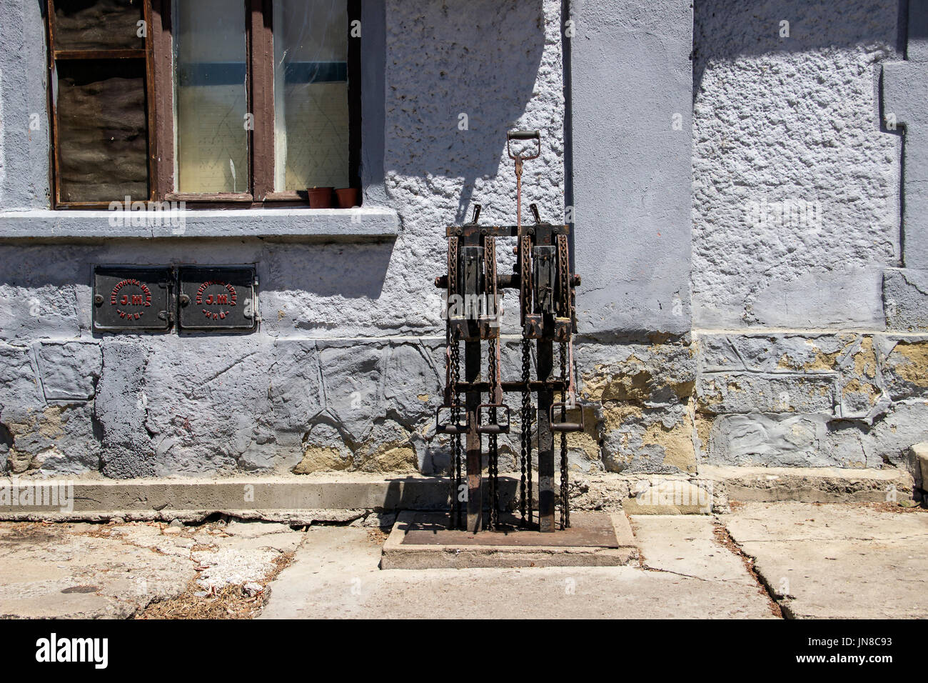 Railroad switch building hi-res stock photography and images - Alamy